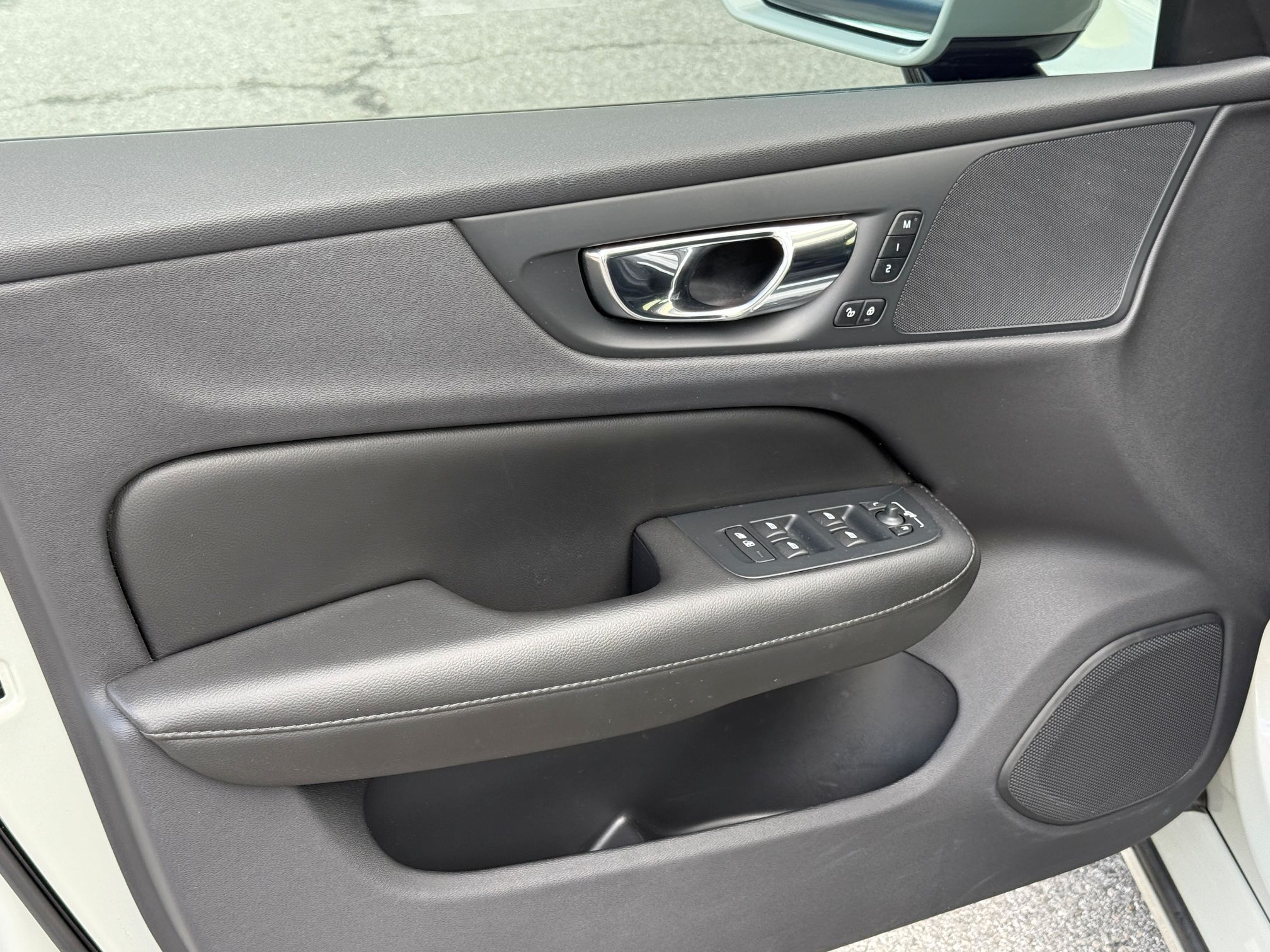 2019 VOLVO S60 T5 MOMENTUM - 車買取専門店Bubka!